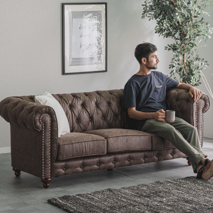 　商品番号 　SF-UD-CHES-3P 　商品名 　送料無料　3人掛けソファー　チェスターフィールド　2色 　サイズ（mm表示） 　幅1860×奥行800×高さ700cm(座面高さ410） 　 　材質 　生地：レザーファブリック 　脚：木...