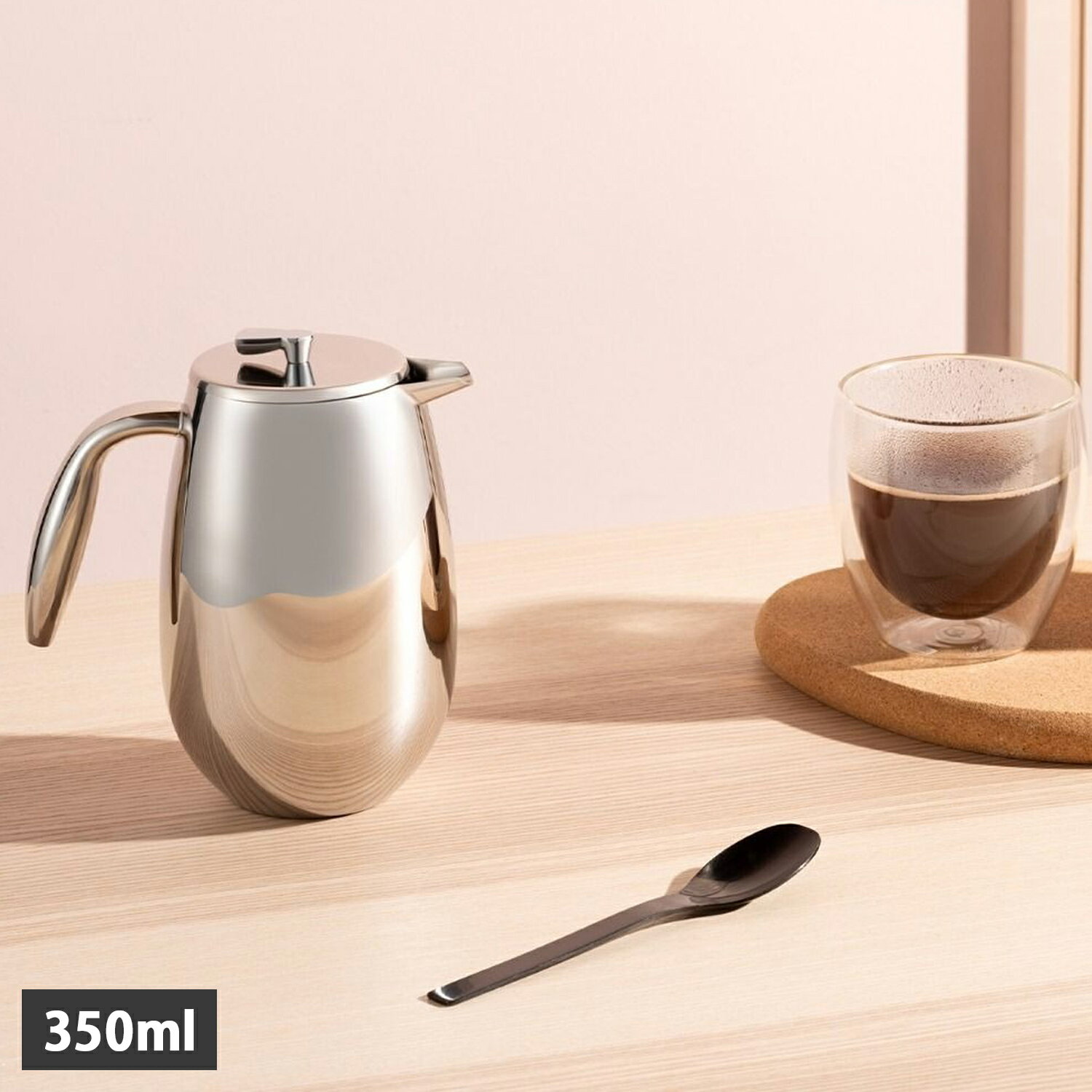 商品説明 【シンプルで美しいデザインと機能性を持った北欧デンマーク生まれのキッチンウェアブランド bodum】 フレンチプレスは、ステンレス製のフィルターを使用したコーヒーメーカーです。油分を吸着してしまいがちなペーパーフィルターは不要のた...