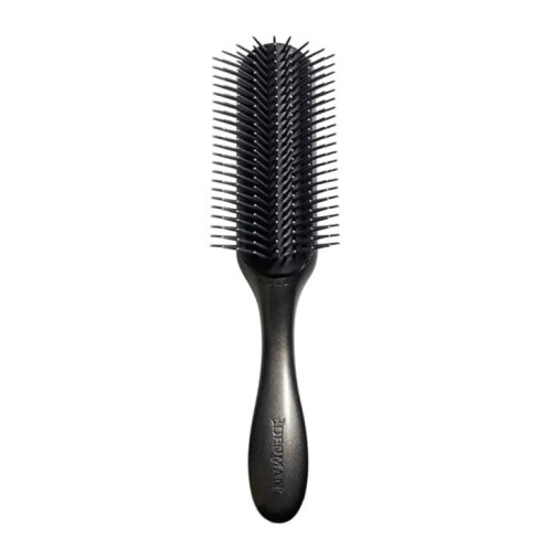 デンマン D4 オリジナルスタイラーオールブラック 2022年7月21日新発売。 商品紹介 ヘアサロンの中でも、長く愛用されているブラシで、髪の毛を伸ばすためのブローブラシです。 適度に広がった9列のナイロンピンが髪の毛をとらえ、天然ゴムの...