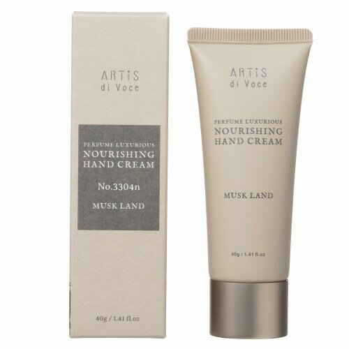 ARTiS di Voce ナリシングハンドクリーム 40g 3304n MUSK LAND 119905 ややこっくり目で保湿力があるハンドクリーム。 濃密なシアバターにアボカドオイル、オリーブ果実油等のさらっとした植物オイルがブレンドさ...