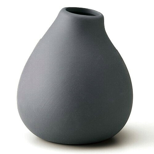 TAMAKI フラワーベース AYA(アヤ) ブラック 8cm×9cm T-956373 商品サイズ: 8×9cm 素材:陶器 原産国:中国 個性豊かなフォルムが愛らしく、カラーリングも豊富な 【AYA】の一輪挿しシリーズ。かってきたお花を...