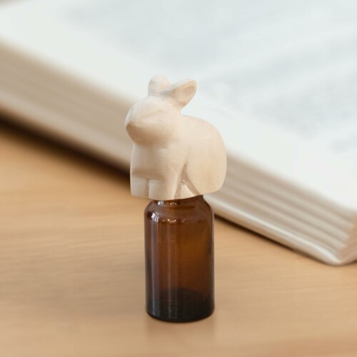 精油瓶付き アロマキャップ 天然木 水不要 気化式 アロマディフューザー 10ml アニマル パーソナルスペース うさぎ ラビット Rabbit ?『火も水も電気も使わないお手軽アロマ』付属の精油瓶にお好みのエッセンシャルオイルを入れるか、...