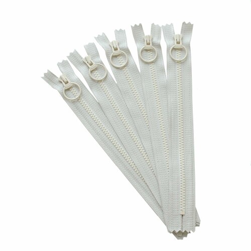 Y.K.K コンビファスナー20cm 同色5本セット アイスグレー 3VSC20-308 同色5本セット サイズ/20cm 原産国:日本 梱包サイズ:1.0×24.0×7.0cm ■サイズ/20cm ■入数/5本 金属ファスナーよりも軽く、...