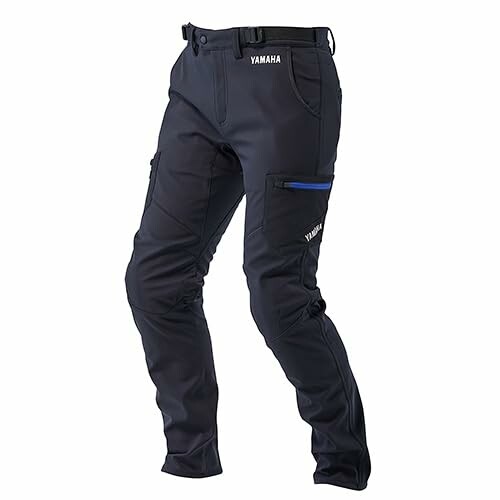 (ヤマハ発動機) 秋・冬ライディングパンツ RY2001 ウインドストップソフトシェルパンツ Mサイズ Q1D-RST-Y29-00M 保温性を確保しながらも、やわらかい着心地でライディングフォームに追従する、YAMAHAロゴとブルーの差し...