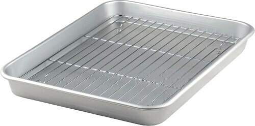 谷口金属 軽量で使いやすい バット トレー アミ付きセット 料理 34.9×27.4cm 2号 日本製 下ごしらえ 揚げ物 天ぷら サイズ(約):34.9×27.4×3.7cm 本体重量(約):460g 素材・材質:本体/アルミニウム合金、...