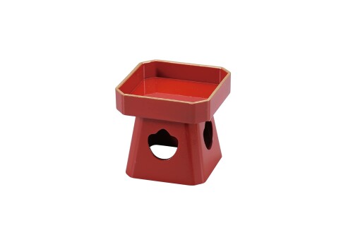 たつみや(Tatsumiya) もてなしや ミニ三方 朱 サイズ：約W8.8 D8.8 H7 57344 サイズ:約W8.8 D8.8 H7cm 素材:UF 原産国:日本 淵は金で縁取りが手作業にて施されている 職人が手作業で仕上げたミニサ...