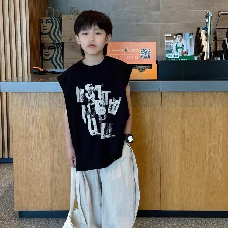 商品説明素材綿、他カラー 写真参考&nbsp;サイズ サイズ(cm): 120 着丈約50、バスト約80、おすすめ身長110-120cm 130 着丈約53、バスト約84、おすすめ身長120-128cm 140 着丈約56、バスト約88、お...