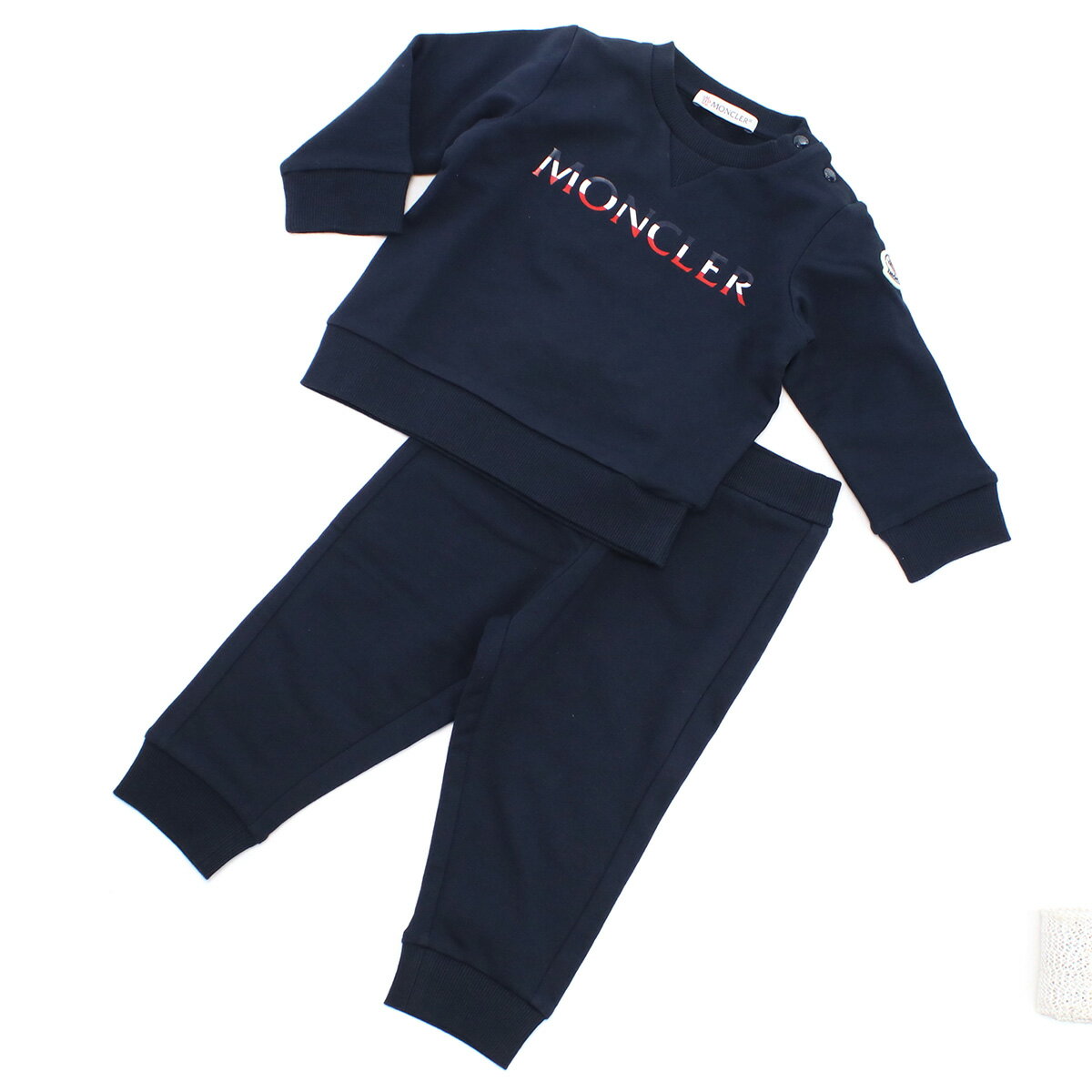 ブランド名 モンクレール(MONCLER) 品名 セットアップ 8M00005 80996 778 原産国 - 比較対照価格 ブランド公式サイト掲載価格 又は、ブランド直営店販売価格 41,800円(税込) 比較対照価格の 確認方法 ブラン...