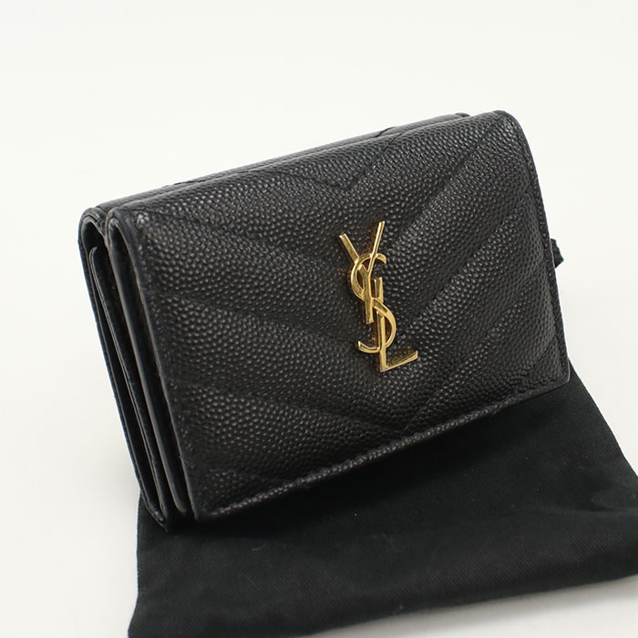 SAINT LAURENT（サンローラン） 1961年にディオールから独立したデザイナー イヴ・サンローランがピエール・ベルジュと組んで創設したフランスが誇るファッションブランド。バックは多くの女性から支持を集めていますが、トップモデルやセ...