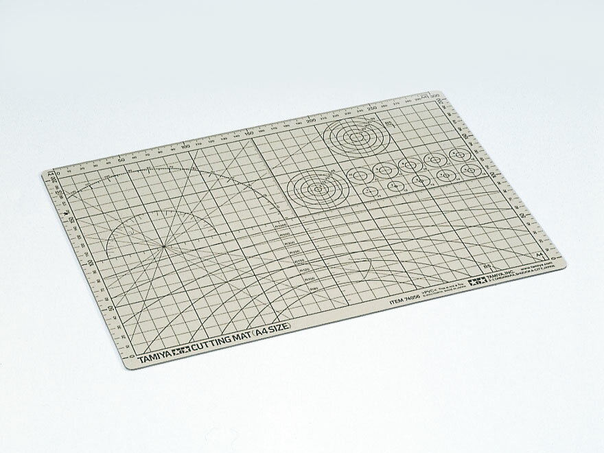 74056 カッティングマット A4サイズ タミヤ クラフトツール 送料無料 ※大変申し訳ございませんが現在、【北海道、沖縄は配送不可】となっております。 ※ 画像はイメージです。【 快適なカット作業環境を作れます 】硬質素材を軟質素材で挟...
