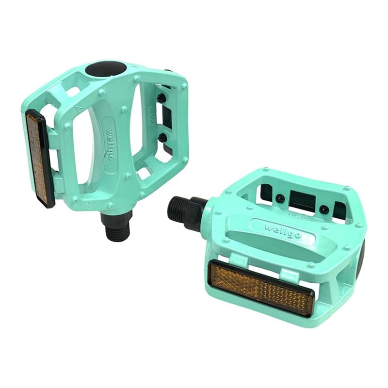 商品説明ワンピースボディの小型アルミ合金ペダル。10個の滑り止めスパイクピンでホールドします。ワンピースアルミ合金ボディボールベアリングクロモリ9/16"アクスルリフレクター付属L78×W82×H28mm440g/ペア※画像はサンプルです。...