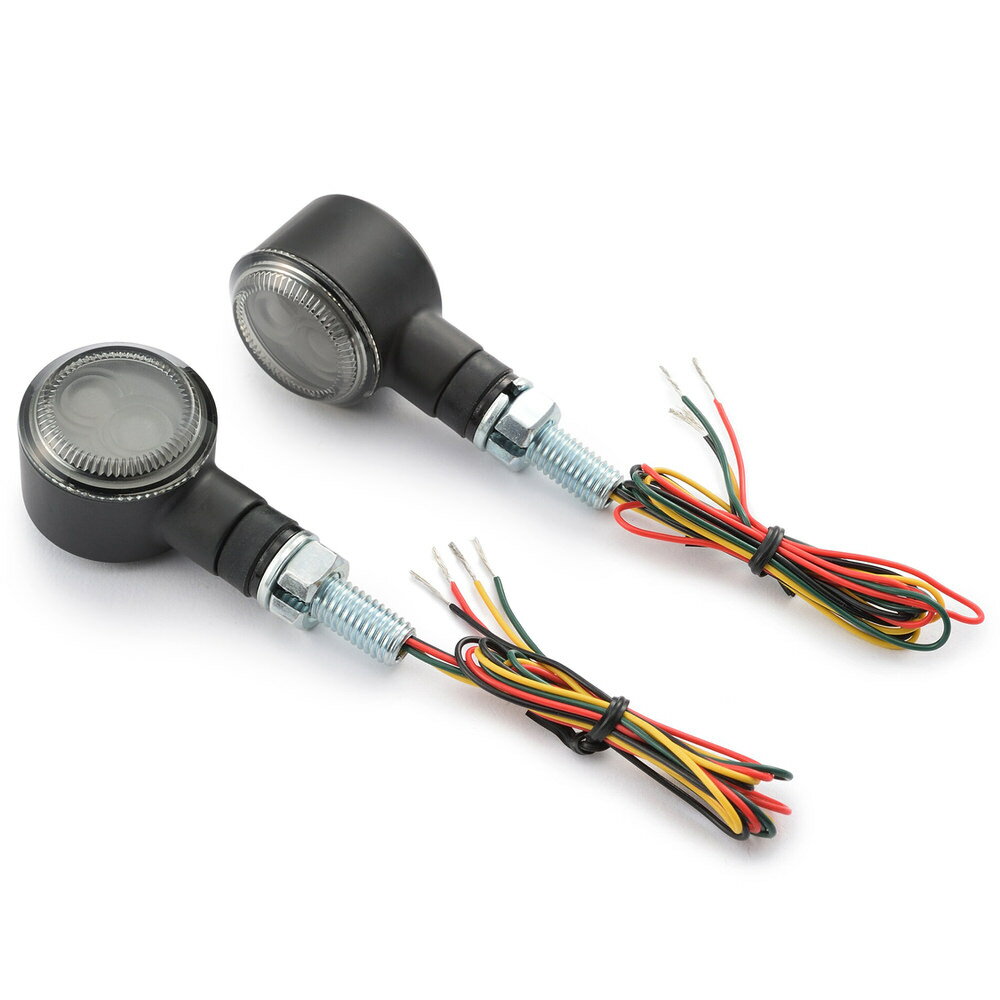 【適合】汎用面発光LED採用で、コンパクトながらウインカーとテールとしての十分な機能を発揮。様々なジャンルのカスタムに似合うシンプルなデザインです。本体はアルミダイカスト製マットブラック塗装仕上げ。レンズはスモーク。・テール一体式・取付ボル...