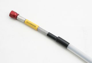商品説明： ■アルミソケット×クリアホース ・オフロード/モタードモデル用として、ガイドチューブ1m付きのユニバーサルホース(1260〜1660mmの25mm刻み)をラインナップ。 ・ガイドチューブは、固定用の熱収縮チューブとともにあらかじ...