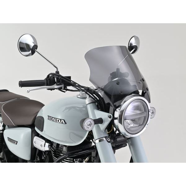 ■商品説明 優れた防風効果で高速ツーリングも快適！ GB350C専用ステーとスクリーンのセット。走行時の風圧を弱めて疲労を軽減したり、雨や虫、飛び石からライダーを守ります。スクリーンの角度を3段階に調節できます。 仕様 素材： ステー - ...