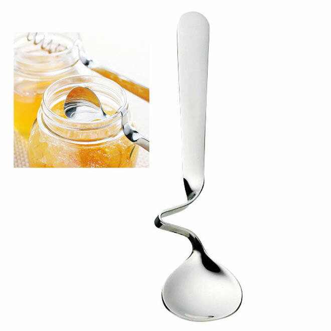　商品名 ハニースプーン 横型 商品説明 ハニーやジャムのピンのフチに掛けられるスグレモノ。ビンに入れた状態のスプーンやディッパーが外れてテーブルを汚す心配がありません。 サイズ 142 (mm) 材質 18‐8ステンレス JAN 4521...