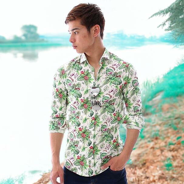 【POLIM-PIER】ポリンピア シャツ一枚で過ごせる季節にぴったりな柄シャツです。 伸縮性のあるストレッチ素材。 襟とカフスは芯地が入ってパリッと。 ウェストシェイプの入ったスリムフィット、細身です。 【ヨーロッパサイズ】 【実寸】画像...