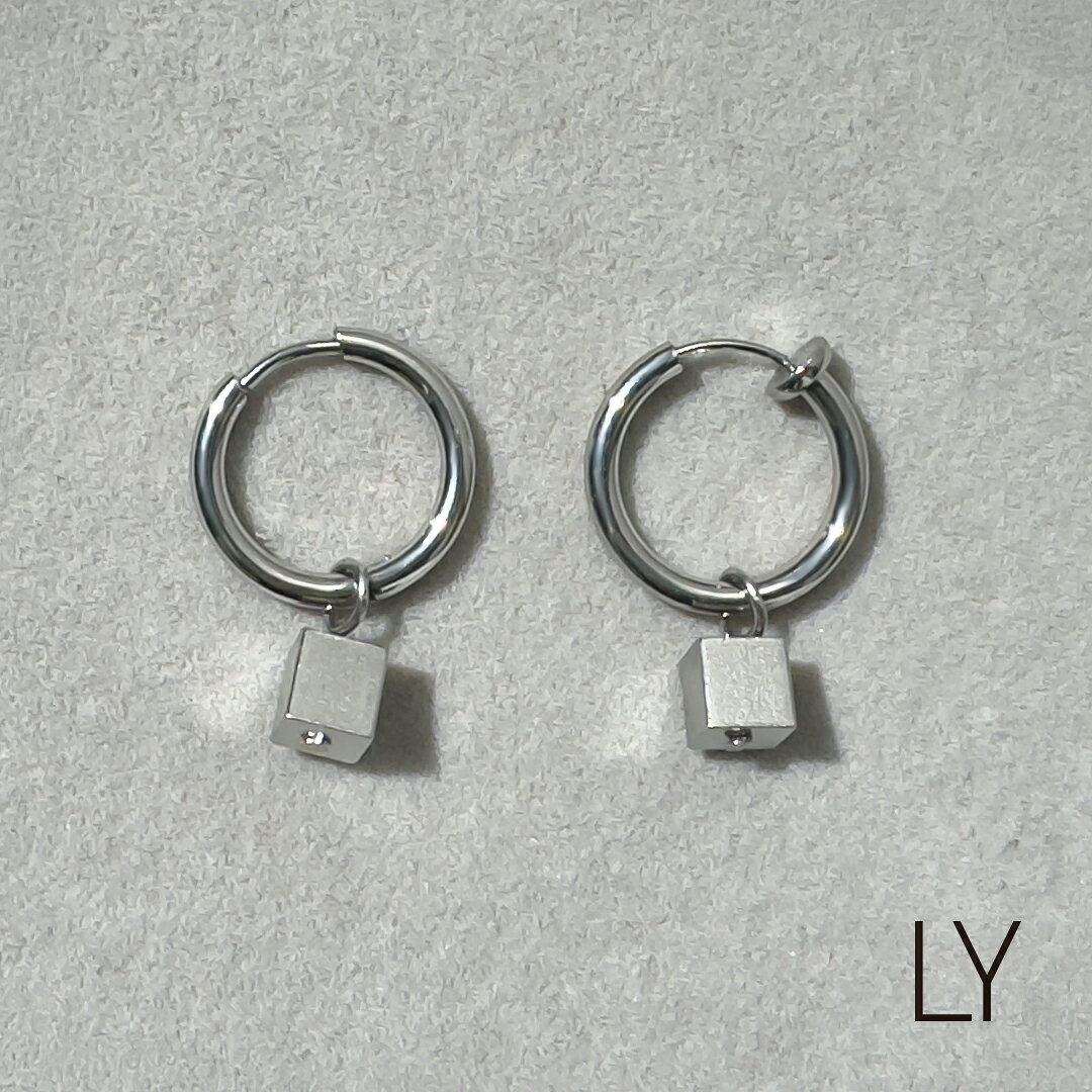 LY/エルワイ 気分で変えて、ちゃんと見せる。アクセって、もっと気楽でいい。流行や正解より、いまの自分に似合うもの。なんとなく選んだアクセが「今日の自分なんかいいじゃん」に変えてくれる。 LYは自分をちょっと変えたい日の、ちょうどいい選択肢...
