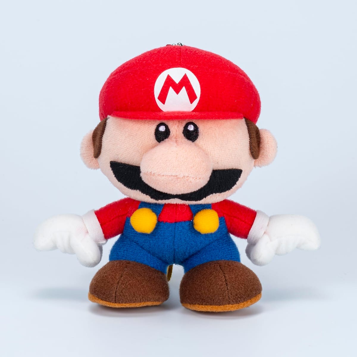 Nintendo Switch 『マリオ vs. ドンキーコング』に登場する「ミニマリオ」のぬいぐるみです。（C)Nintendo（C) EPOCH