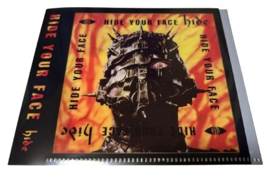 hide 2026くじE賞 CDサイズクリアファイル＆ステッカーセットE、ファイルは1994年ソロアルバム「HIDE YOUR FACE」ジャケットデザインで、「HIDE YOUR FACE」「hide」のロゴが大胆に配置されたインパクト抜...