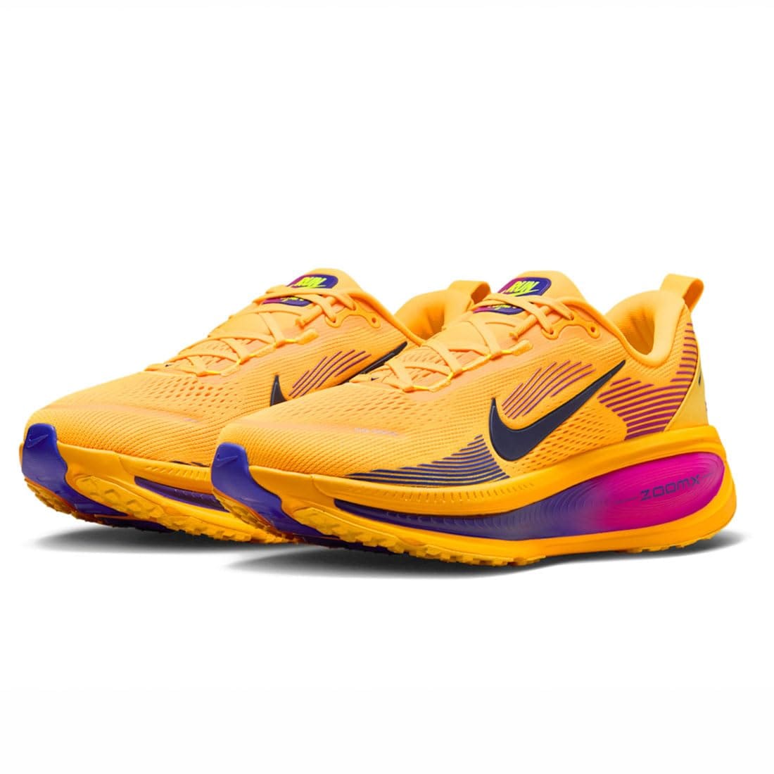 ナイキ ボメロ 18 （メンズシューズ）NIKE VOMERO 18【品番】HM6803-802【カラー】 シトロンパルス/レーザーオレンジ/ハイパーバイオレット/ブルーボイド【サイズ】26.0cm ボメロの抜群のクッショニングで、普段のラ...