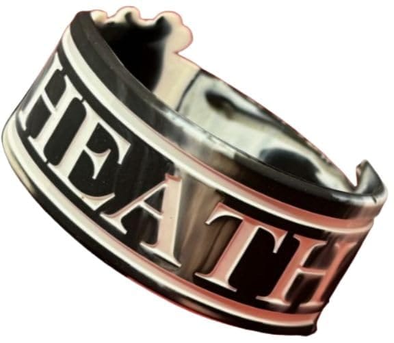 HEATH ヒース（X JAPAN）公式グッズ「シリコン ラバーバンド リストバンド」が登場！シンプルながら存在感のある「ブラック×ホワイト」カラーで、HEATHのアルファベットロゴがカッコよくデザインされています。このリストバンドを身に着...