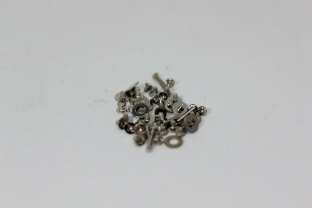 iPhone4 専用　修理ネジセットです。