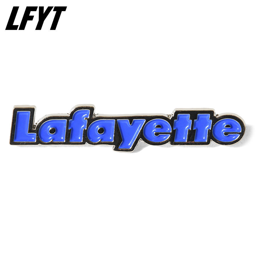 LFYT | エルエフワイティー LFYT（ラファイエット）のアイデンティティを象徴するロゴをシンプルに落とし込んだ、ミニマルなデザインのピンバッジ。 高さ0.7cm、横幅4.2cmの程よく小ぶりなサイズ感で、バッグやキャップ、ジャケット、...