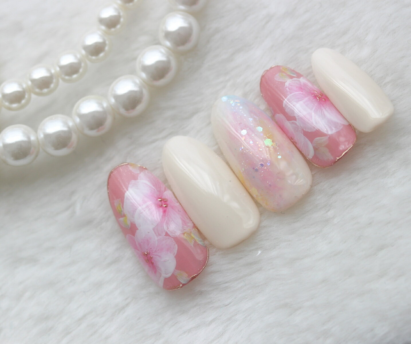 商品情報サイズベリーショート、ショート、フラットショート、ミディアム素材プラスチック色ベージュ・イエロー※モニターの発色具合によって実際のものと色が異なる場合があります。【送料無料】【フリーサイズ16枚入り・両面テープ・ヤスリ付き】★ネイル...