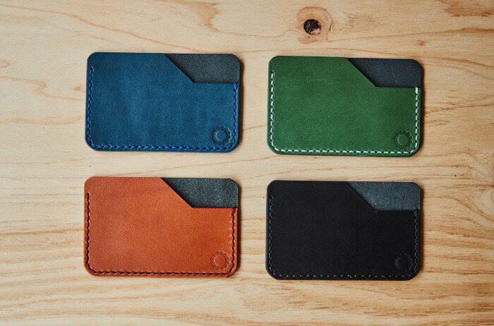 ＊こちらの商品は約1週間後の発送となります。 kadomaru 正規販売店 KDMRG008 カードケース （BLK、NVY、R.BRN、GRN） 牛革（栃木レザー） 縦約6.4センチ、横約10センチ、厚み約3ミリ kadomaru（カドマ...