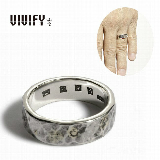 ＊こちらのアイテムは受注生産となります。 ＊付属でVIVIFYオリジナルの黒い巾着袋orBOXが付属します。 VFR-146 素材: ag925silver,金鑞 幅:約6mm 厚さ:約2mm 表面は一点一点ハンマーで打ち込まれ、緩やかな揺...
