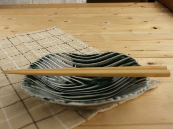 ・サイズ16.5x13.2x高4.5cm・重さ270g・材質磁器（美濃焼）・レンジ○・オーブンX・食洗機○ ☆木目調シリーズ☆ 小皿 ベージュ 小皿 ブラウン 小皿 グリーン 小皿 ブルー 取皿 ベージュ 取皿 ブラウン 取皿 グリーン 取...