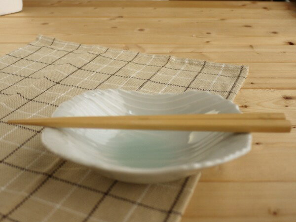 ・サイズ16.5x13.2x高4.5cm・重さ270g・材質磁器（美濃焼）・レンジ○・オーブンX・食洗機○ ☆木目調シリーズ☆ 小皿 ベージュ 小皿 ブラウン 小皿 グリーン 小皿 ブルー 取皿 ベージュ 取皿 ブラウン 取皿 グリーン 取...