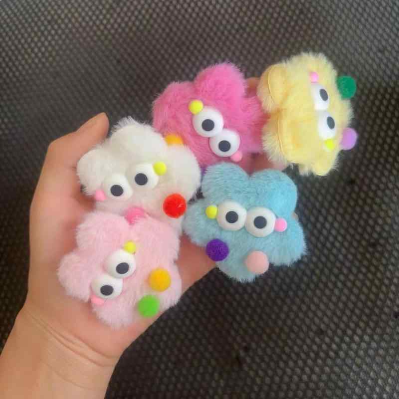 ・カテゴリ: ヘアアクセサリー・種類: 鴨嘴夾・スタイル: 清新フェミニン・主な素材: ボア素材・加工: 手作り・モチーフ: 花、星・対象: 女性