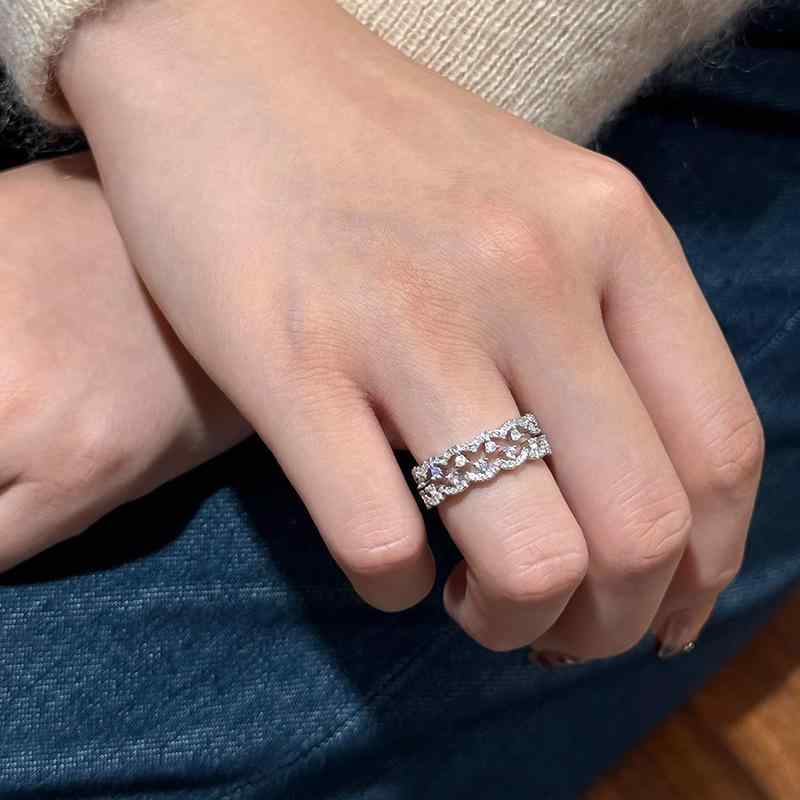 ・カテゴリ: 指輪、リング・素材: シルバー、925シルバー・デザイン: クラウン・加工技術: 電気メッキ・カラー: 波状ジルコン・サイズ: 5号、6号、7号、8号・トレンド要素: ドット、幾何学・スタイル: ins風、個性派トレンド・対象...