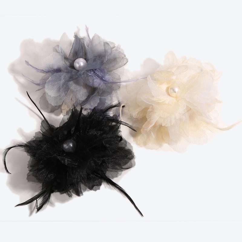 ・カテゴリ: ヘアアクセサリー・タイプ: 爪型クリップ・対象: 女性・加工: 手作り・デザイン: 花、羽毛・スタイル: 清新スイート・カラー展開: ホワイト、ブラック、ミスティブルー・素材: 混合素材