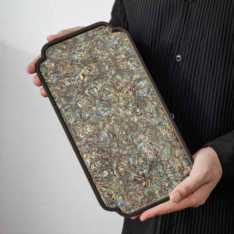 ・カテゴリ: 漆器・スタイル: 中式・素材: 大漆、生漆・工法: 填漆・器胎: 樹脂胎・形状: 幾何学模様、抽象芸術・設置形式: 置き飾り・製造方法: 機械・サイズ: 約15.8cm×29.8cm・種類: 螺鈿金乾泡盤、螺鈿青乾泡盤、大漆青...