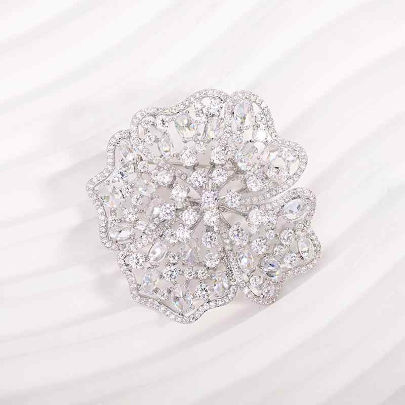 ・素材: 銅、キュービックジルコニア・対象: 女性向け・デザインモチーフ: 花・加工方法: 電鍍加工・カラー展開: シルバー、グリーンパープル・用途: 記念品、装飾、ギフト・スタイル: エレガント・スタイル分類: ファッション通勤・種類: ...
