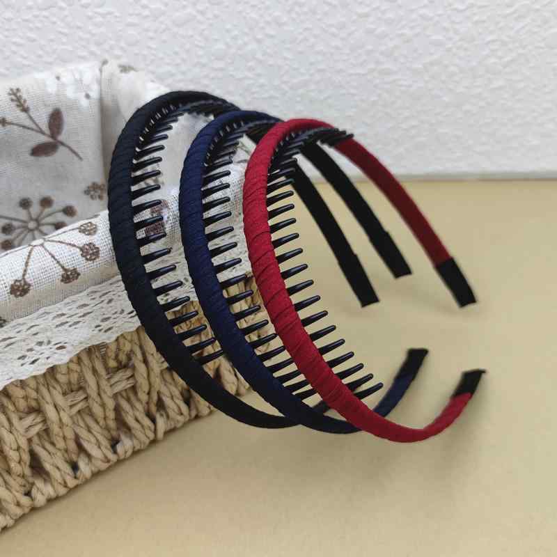 ・主な素材: プラスチック/樹脂・スタイル: シンプル・スタイル分類: ファッショントゥデイ・カテゴリ: ヘアアクセサリー・対象: 女性・柄: 梅花、植物花卉・カラー展開: 布巻きブラック、布巻きワインレッド、布巻きダークブルー、ブラックフ...