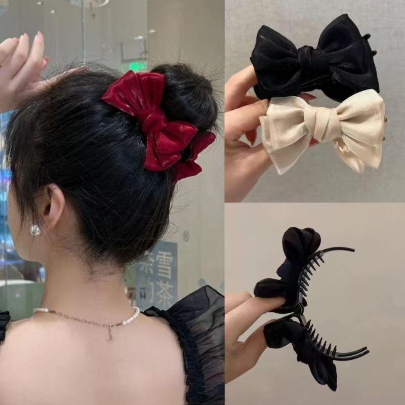 ・カテゴリ: ヘアアクセサリー・スタイル: 日韓・スタイル分類: 清新スイート・素材: 毛绒・分類: ツイストクリップ・カラー展開: ブラック、ワインレッド、シャンパン・対象: 女性・加工方法: 手作り