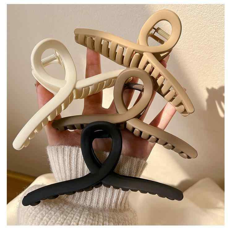 ・カテゴリ: ヘアアクセサリー・種類: 爪クリップ・スタイル: クロス・素材: プラスチック/樹脂・カラー展開: ブラック、アーミーグリーン、コーヒー色、カーキ色、ブラウン、米白・サイズ: 13cm・流行要素: 宇宙、自然・スタイル分類: ...