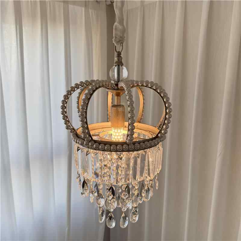 ・カテゴリ: 吊り下げランプ・スタイル: レトロ・光源タイプ: LED・電圧: 220V・ライトカラー: 三色変光・シェード素材: 水晶・適用シーン: 住宅・適用スペース: 玄関、バルコニー・サイズ展開: 小号(直径20cm)、大号(直径3...