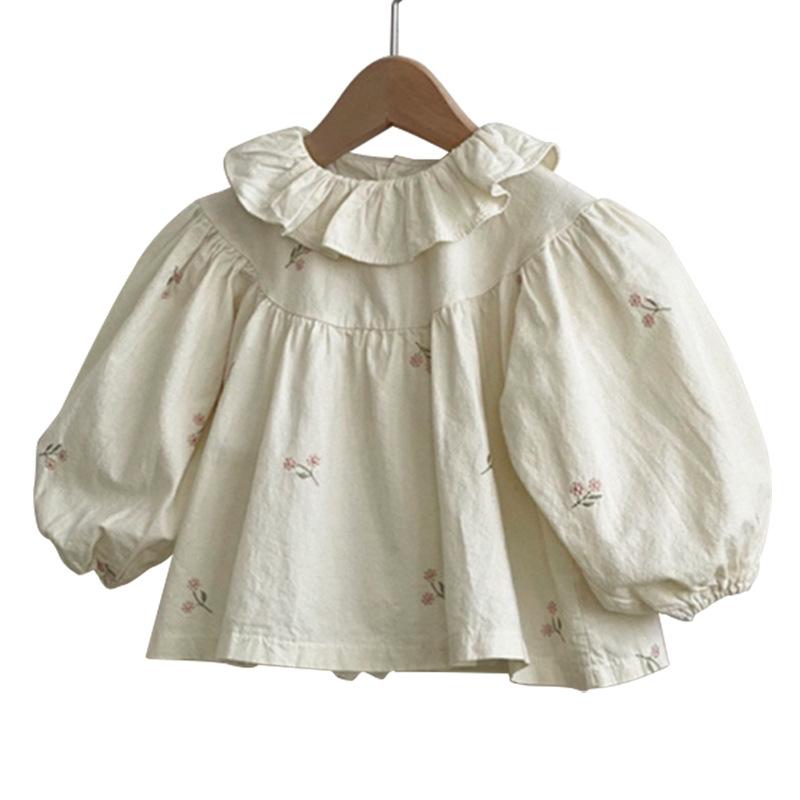 ・カテゴリ: キッズシャツ ・性別: 女の子 ・対象年齢: 1〜3歳児 ・スタイル: 韓国カジュアル ・ネックライン: 襟付き ・袖丈: 長袖 ・柄: 花柄 ・主な素材: 綿95% ・カラー展開: ベージュ、ライトベージュ ・サイズ展開: ...
