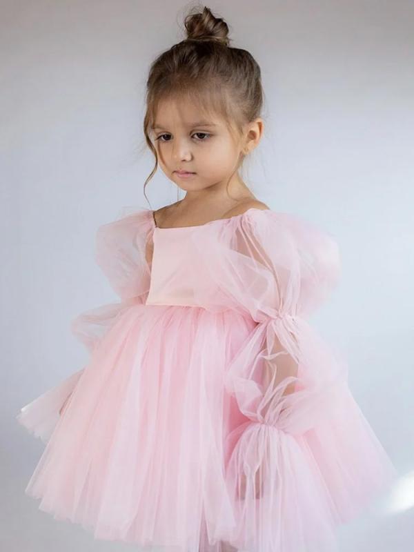 ・カテゴリ: キッズドレス・対象年齢: 3〜8歳・対象性別: 女の子・生地加工: プリーツ、コーティング、シャーリング、酵素洗い・デザイン要素: プリンセス・主な素材: ポリエステル60%・裏地素材: ポリエステル10%・カラー展開: ホワ...
