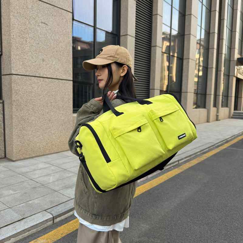 ・容量: 20-35L・主な素材: オックスフォード生地・機能: 耐摩耗性、収納可能、乾湿分離・性別: ユニセックス・裏地素材: ポリエステル・柄: 無地・スタイル: アーバンカジュアル・デザイン要素: ステッチ・カラー展開: ブラック、ピ...