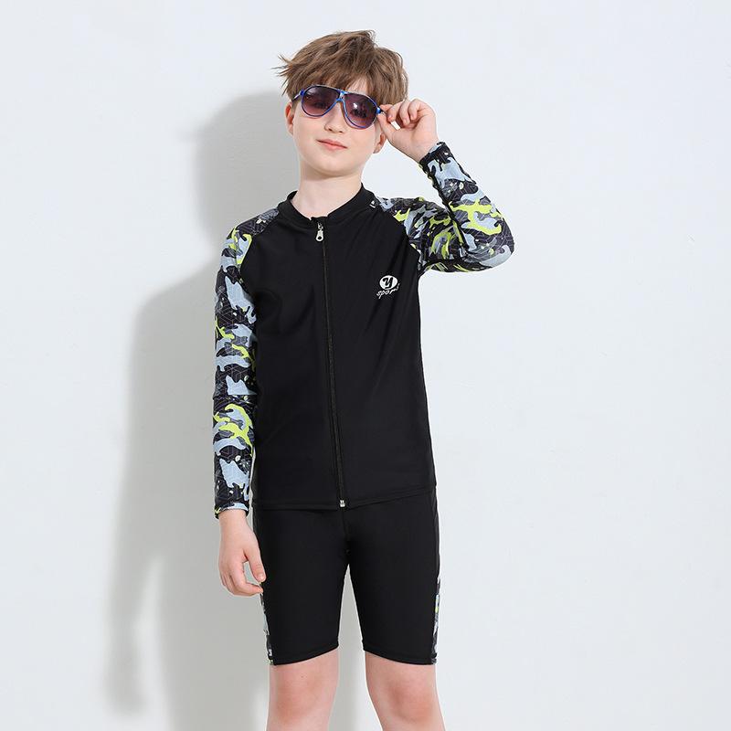 ・性別: 男・対象年齢: 6-18歳・主な素材: ナイロン、ポリウレタン82%・カラー展開: 黒黄迷彩・サイズ展開: 8A、10A、12A、14A、16A、18A・スタイル: 三角パンツ・用途: 水中運動