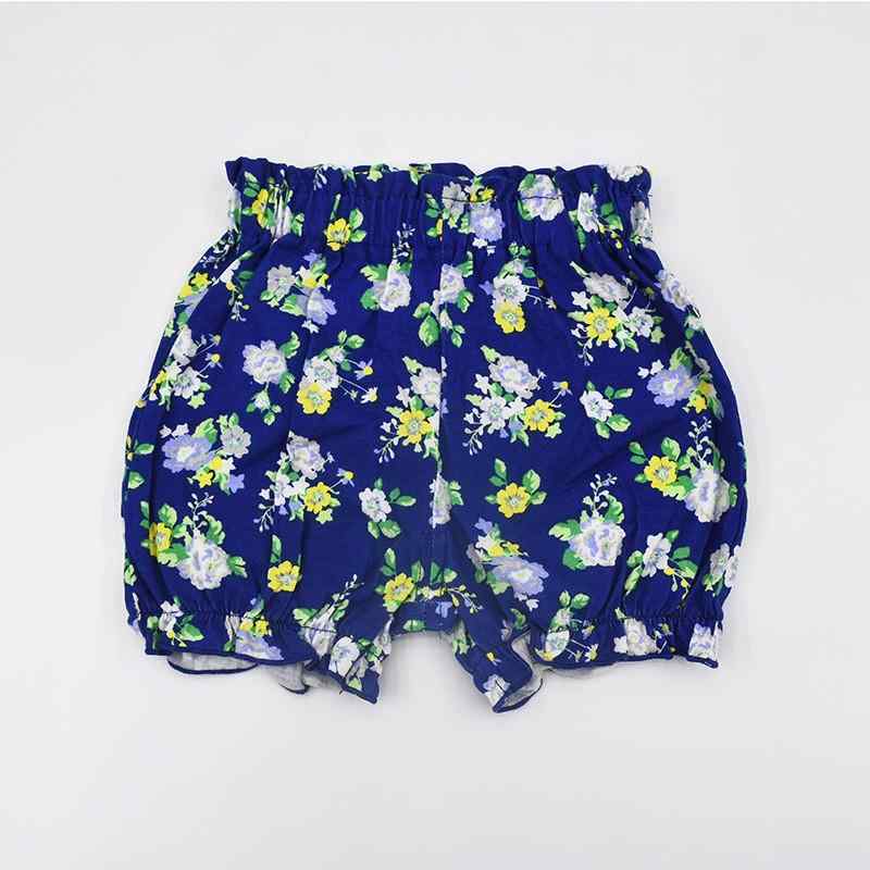 ・カテゴリ: 子供パンツ・スタイル: レジャー・主な素材: 綿95%・性別: 女児・対象年齢: 1~3歳・パンツ丈: ショーツ・柄: 花柄、抽象・ウエスト位置: 中腰・カラー展開: 青地花柄(紐付き)、青地花柄(紐なし)、花柄(紐付き)、花...