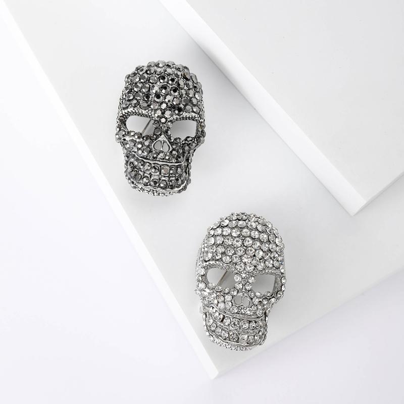 ・種類: 胸針・素材: 合金・スタイル: 女性用・加工: ラインストーン・カラー展開: ブラック、シルバー・デザイン: パンプキンスカルヘッド・用途: 装飾・雰囲気: 気質・エレメント: 節慶