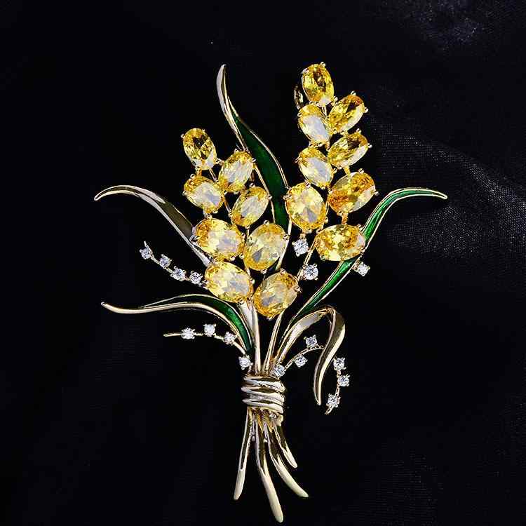 ・カテゴリ: 胸針・スタイル: 女性用・モチーフ: 花・素材: 銅・加工: メッキ・カラー展開: 金色・機能: 装飾