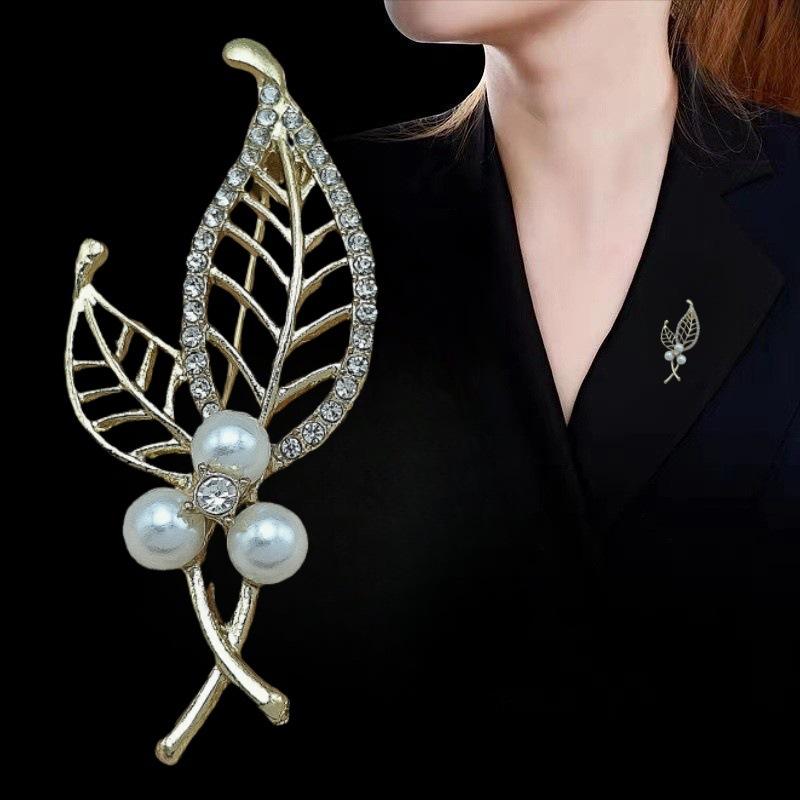 ・カテゴリ: ブローチ・主な素材: 亜鉛合金・デザイン: 葉・加工: メッキ・カラー展開: 金、銀・スタイル: ナチュラル・スタイル分類: 清新スイート・対象: 女性・流行要素: 植物花卉