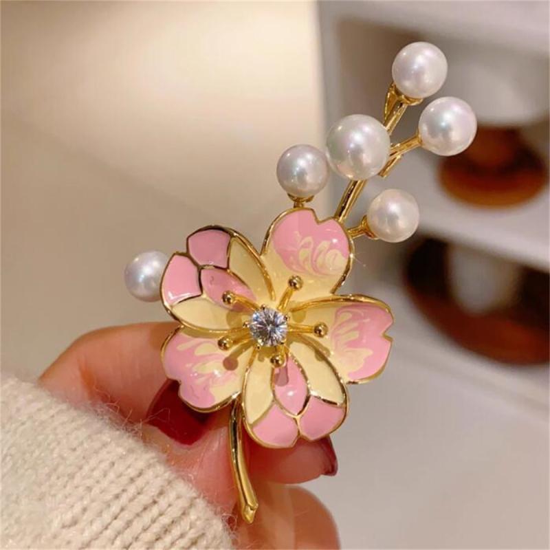 ・カテゴリ: ブローチ・スタイル: 清新・主な素材: 合金・デザイン: 花・加工: メッキ・カラー: 桃花・柄: 花柄・対象: 男女